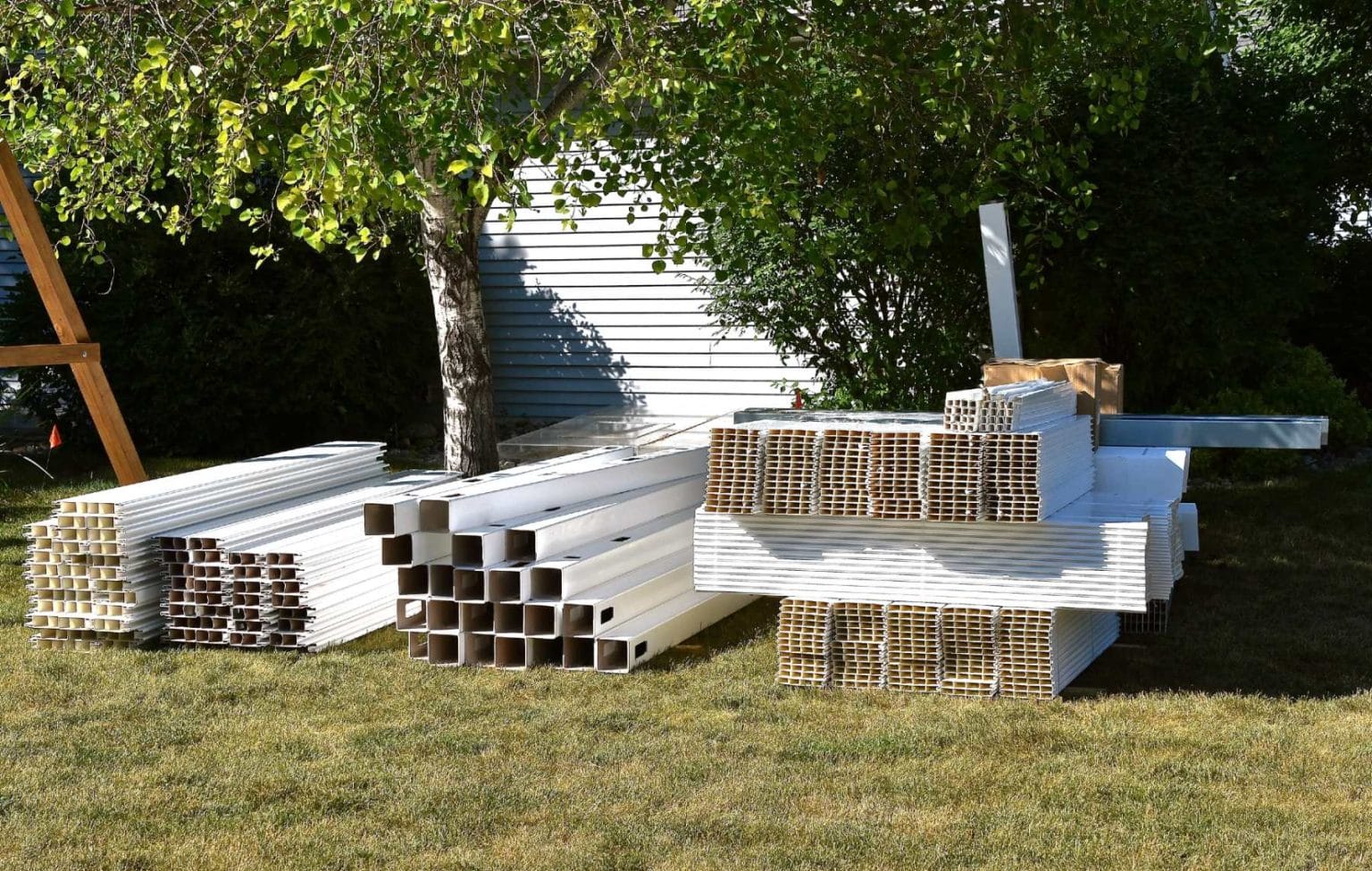 11 Types of Fence Materials Homeowners Should Know About - Economy ...